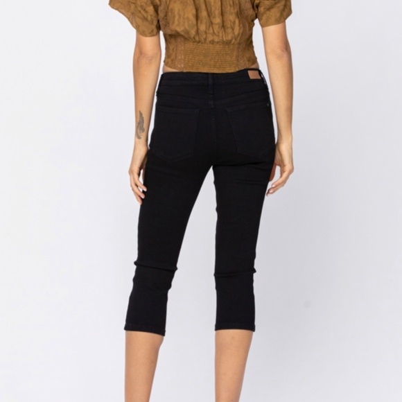 Judy Blue | Jeans | Judy Blue Capris In Black | Poshmark